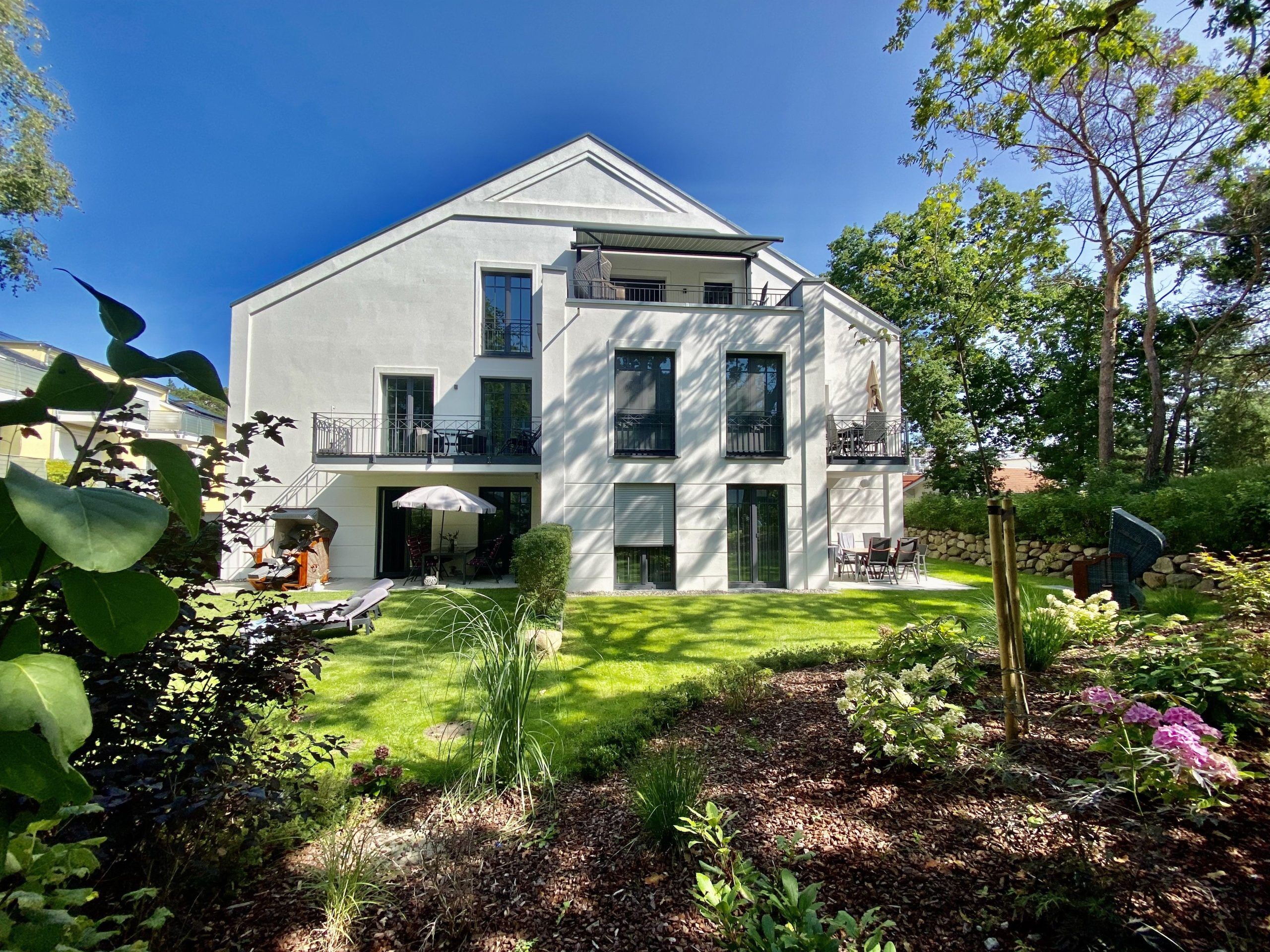 ruyastay® · handverlesene FeWo's & Ferienhäuser auf Rügen